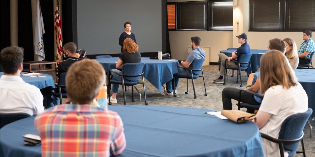 NNS President Meets With Interns - NNS TO GO