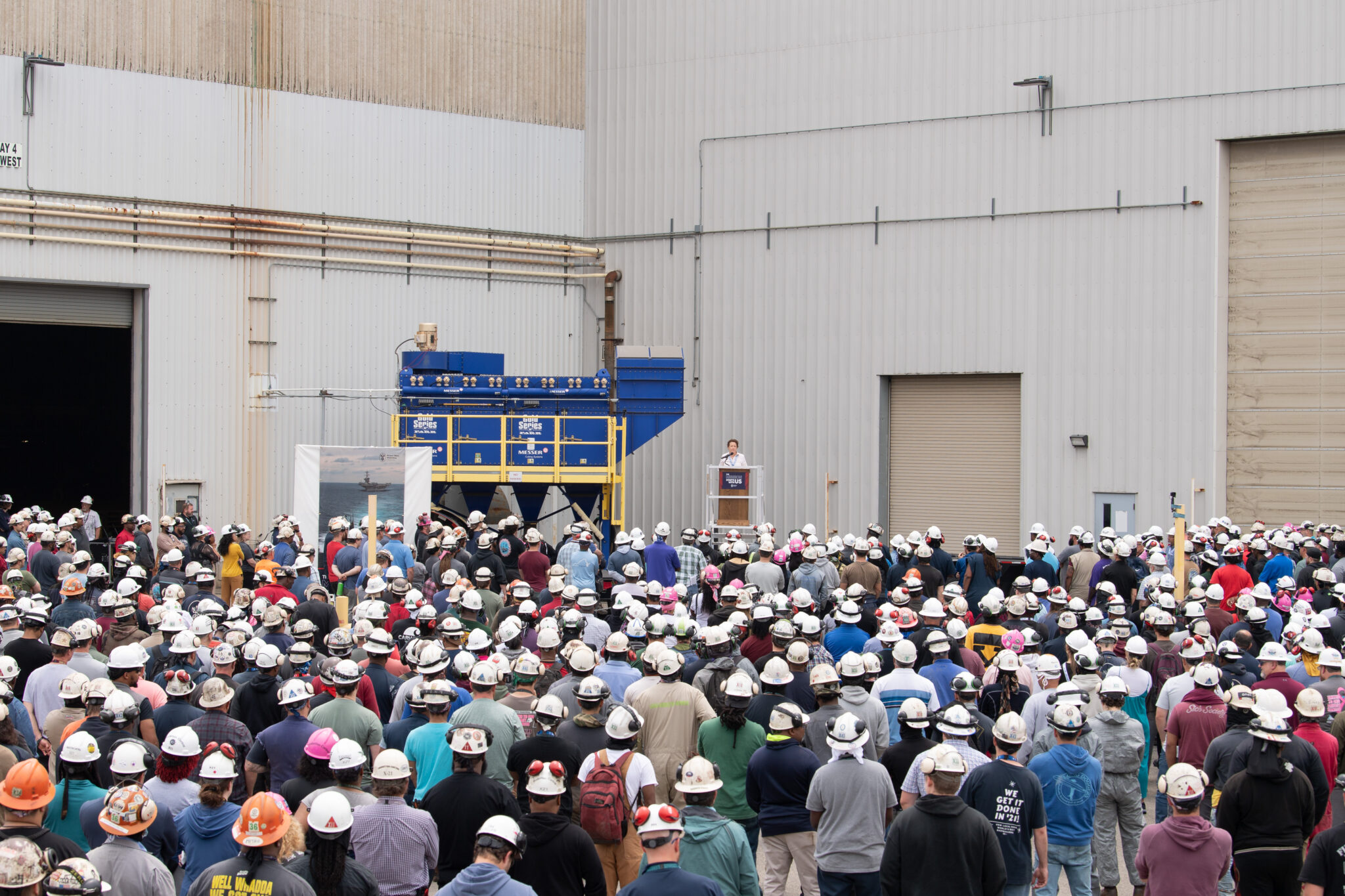 Photo Gallery: Employee Town Halls - NNS TO GO